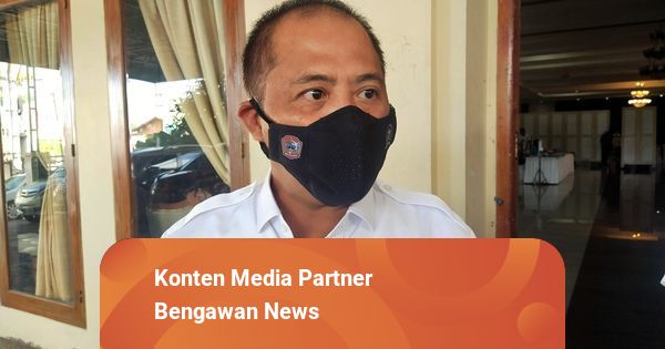Berpesan Agar Warga Berani, Bupati Karanganyar: Omicron Tidak Membahayakan | kumparan.com